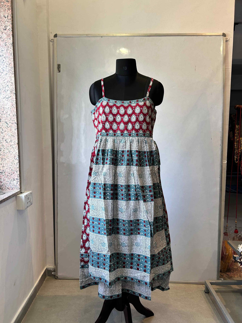 Hand Block Apron Dress – Shrijiroyaltexto